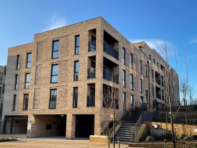 Canal Street, Campbell Park, MK9 2 bed flat to rent £1,346 pcm £311 pw