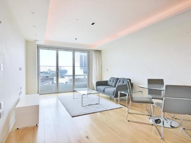 Canaletto Tower, City Road, Islington, London EC1V, 1 bed flat to rent, £3,300 pcm | PrimeLocation