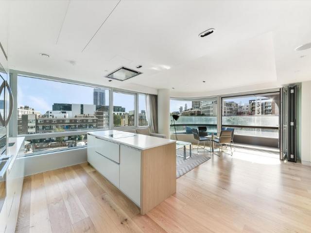 Canaletto Tower, City Road. 1 bed flat to rent £3,200 pcm £738 pw