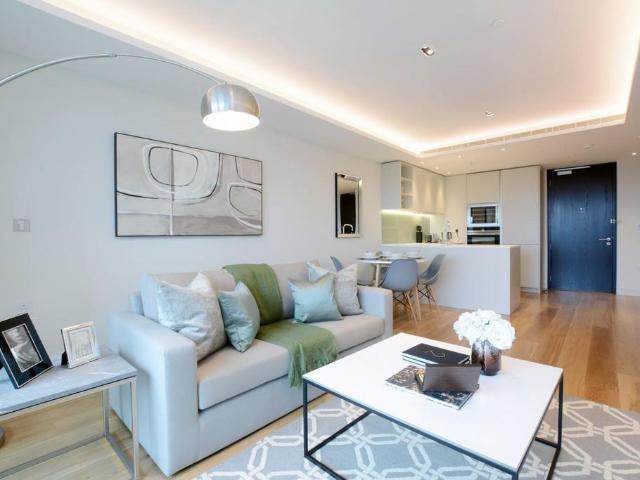 Canaletto Tower, City Road. 1 bed flat to rent £3,300 pcm £762 pw