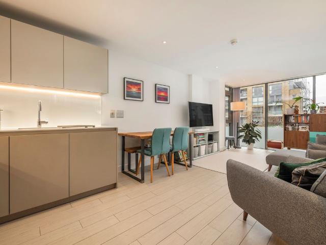 Canalside Square, Angel Wharf N1, 2 bed flat to rent, £3,500 pcm | PrimeLocation