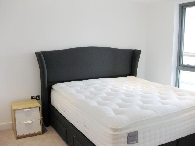 Canalside Square, London N1, 1 bed flat to rent, £2,600 pcm | PrimeLocation