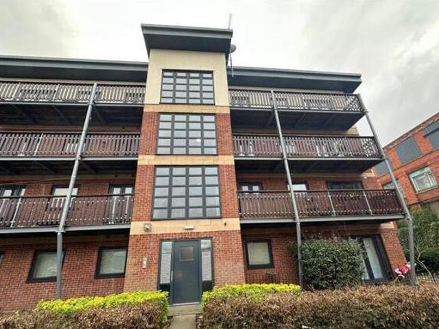 Canalside, Radcliffe, 2 Bedroom Flat
