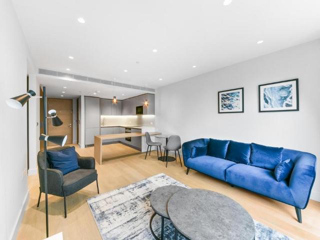 Canalside Walk, Paddington, London, W2 1 bed apartment to rent £3,350 pcm £773 pw