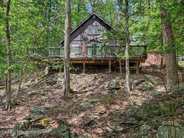 Canary Ln, Lake Ariel, Home For Sale