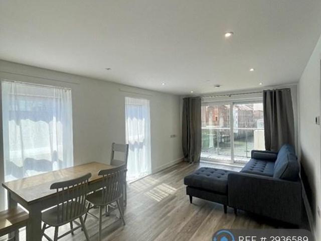 Canary Quay, Norwich, NR1 2 bed flat to rent £1,649 pcm £381 pw