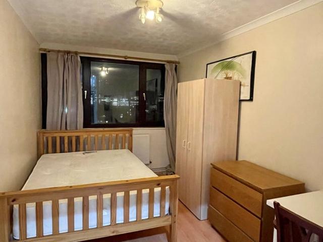 Canary Wharf, E14, Spacious 3 Bedroom Maisonette