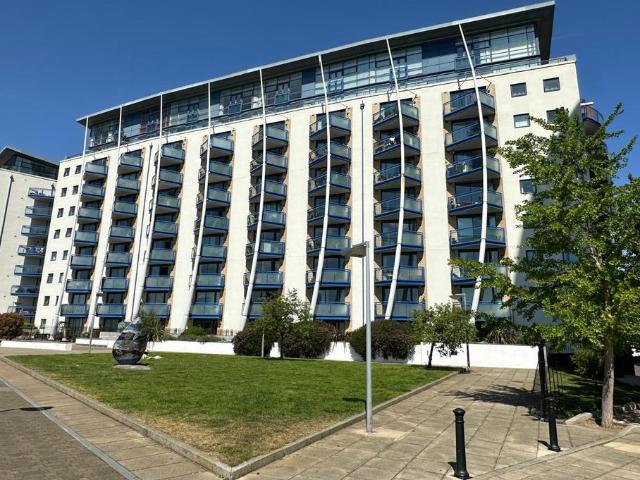 Canary Wharf, London E14 2 bed apartment to rent £2,166 pcm £500 pw