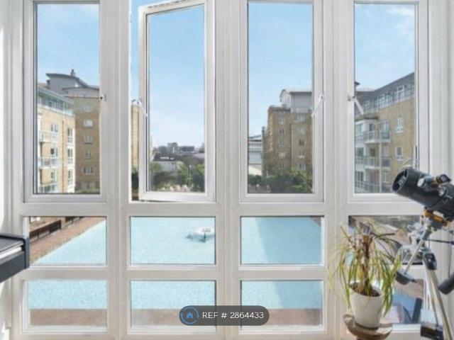 Canary Wharf, London E14, 3 bed flat to rent, £3,100 pcm | PrimeLocation