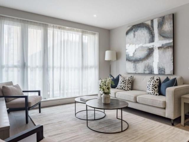 Canary Wharf, London 2 bed apartment to rent £3,850 pcm £888 pw