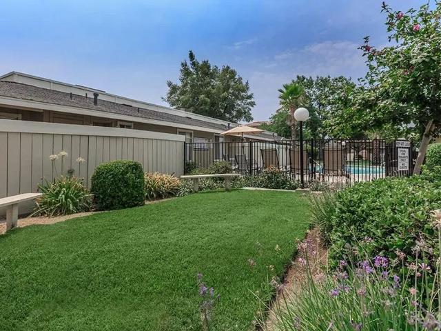 Canberra Court 2 Bedroom Apartment for Rent at 485 E Bullard Ave, Fresno, CA 93710