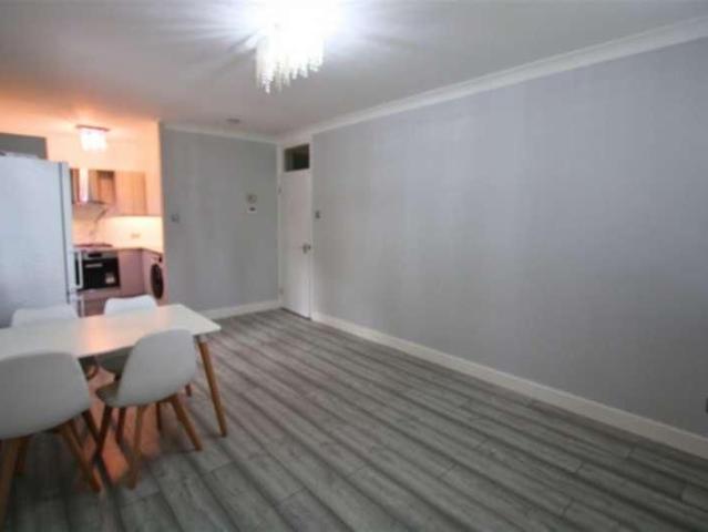 Canberra Close, Hendon, NW4