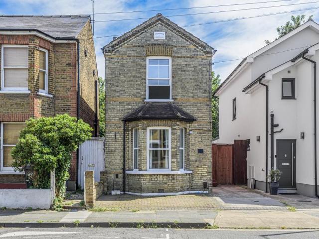 Canbury Park Road, Kingston Upon. 3 bed house to rent £2,995 pcm £691 pw