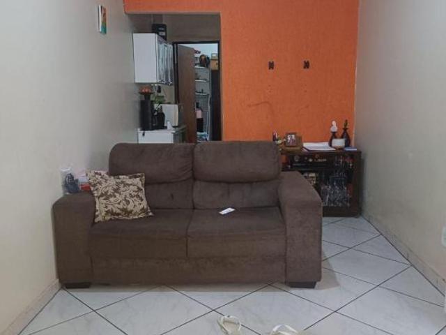 Candangolândia Casa c/ 03 quartos. R$380.000,00 não aceita financ. 61 98500 8500. Agende sua visita!