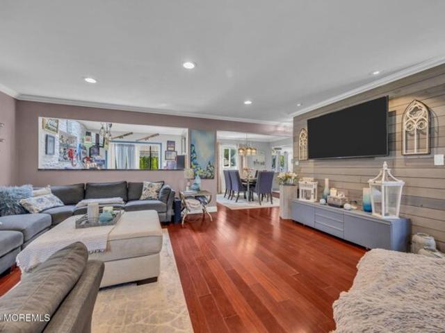 Candlewick Ct, Matawan, Home For Sale