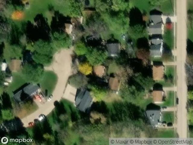 Candlewood Dr E