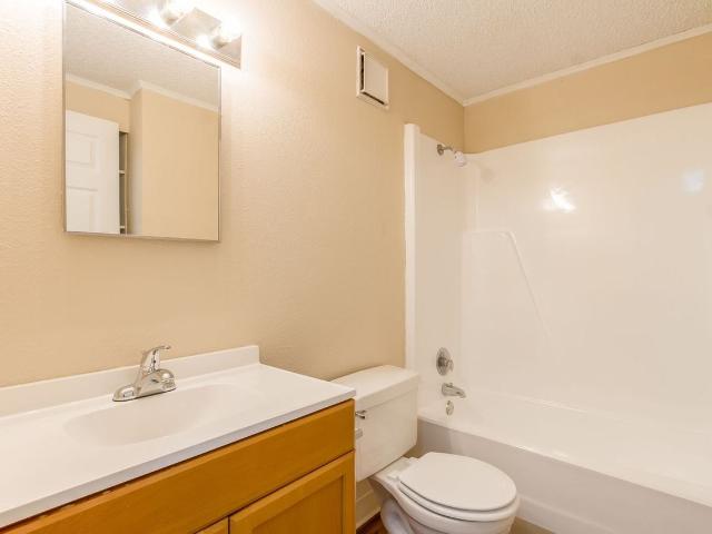 Candlewood I Apartments Studio Apartment for Rent at 5917 Oak River Dr, Tampa, FL 33615