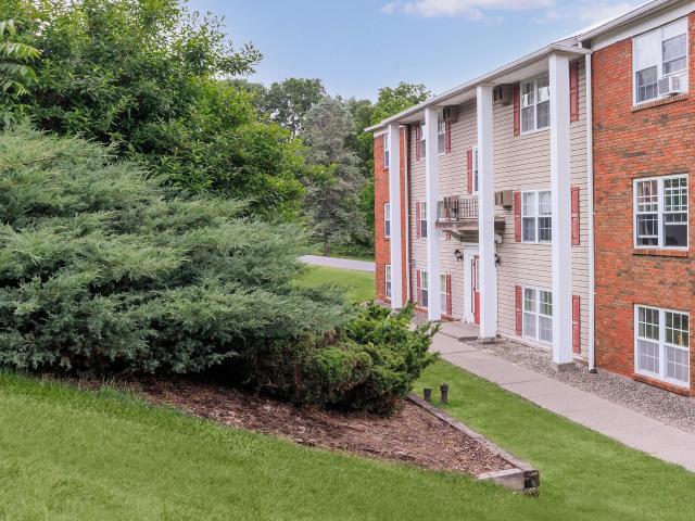Candlewyck Park Apartments