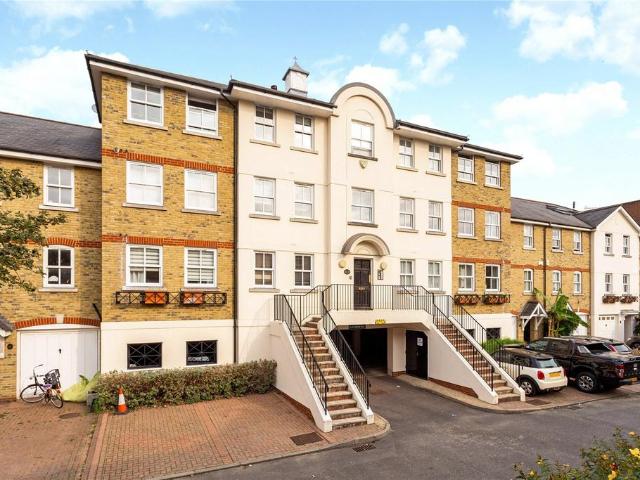 Candler Mews, Amyand Park Road. 1 bed flat to rent £1,600 pcm £369 pw