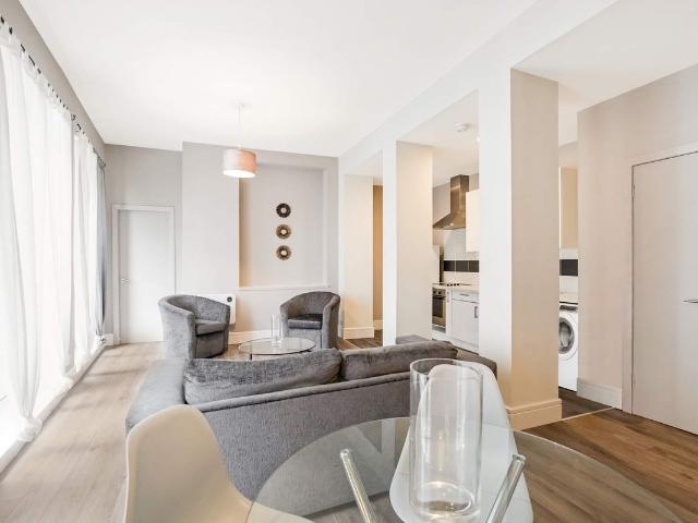 Candleriggs, Glasgow G1, 1 bed flat to rent, £1,100 pcm | PrimeLocation
