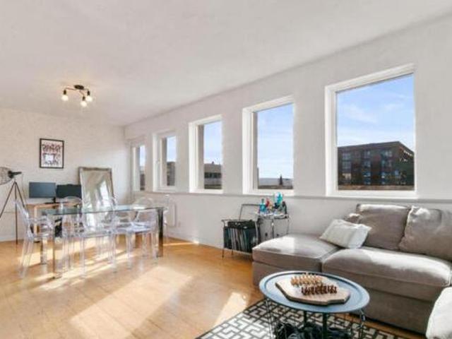 Candleriggs, Merchant City, 2 Bedroom Flat