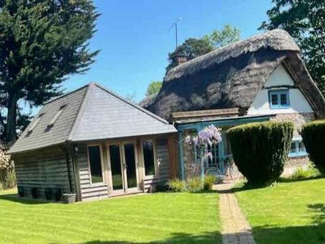 Cane End, Reading, Oxfordshire RG4, 3 bed cottage to rent, £2,500 pcm | PrimeLocation