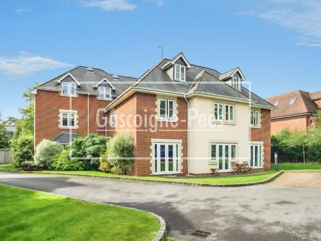 Canella Place, Reigate RH2, 2 bed flat to rent, £1,750 pcm | PrimeLocation