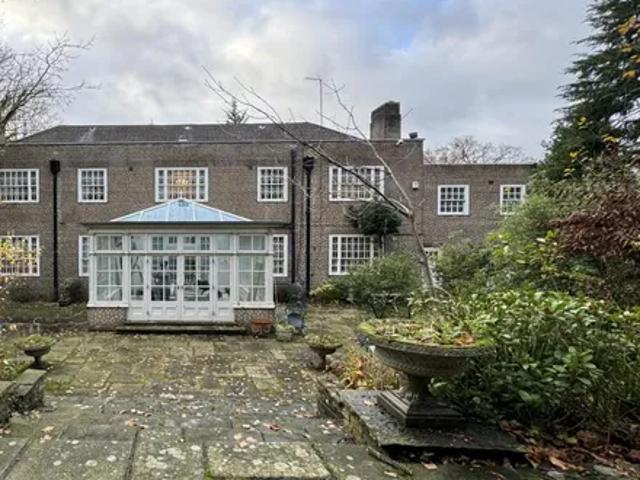 Canelli, 57 Winnington Road, London, N2 0FA, United Kingdom | 7 bed house for rent #136868251 | Rentberry