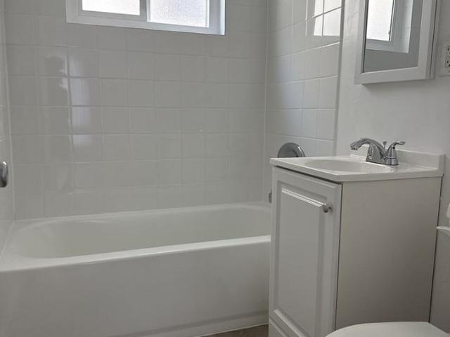 Canfield 3321 Studio Apartment for Rent at 3321 S Canfield Ave, Los Angeles, CA 90034 South Robertson