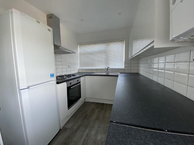 Canfield Close, Brighton BN2 5 bed semi detached house to rent £3,141 pcm £725 pw
