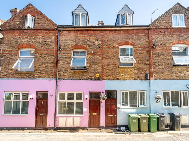 Canfield Place, South Hampstead NW6, 2 bed flat to rent, £2,600 pcm | PrimeLocation