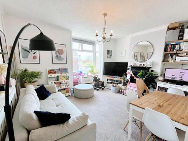 Canford Road, Poole, 2 Bedroom Maisonette