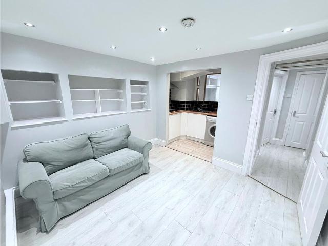 Cann Hall Road, London, E11 1 bed flat to rent £1,450 pcm £335 pw