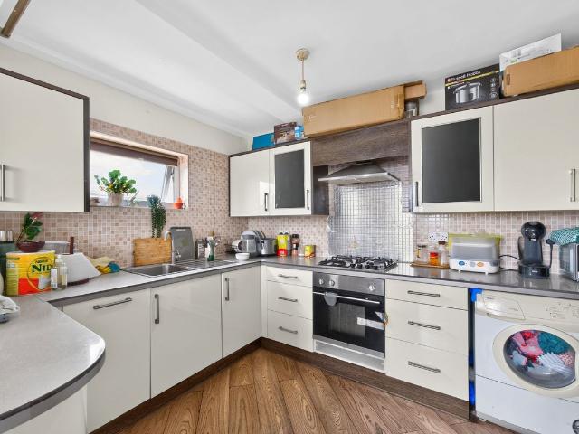 Cann Hall Road, London E11, 3 bed flat to rent, £2,150 pcm | PrimeLocation