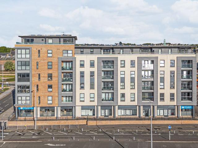 Cannon Court, Kirkcaldy KY1, 2 bed flat to rent, £875 pcm | PrimeLocation