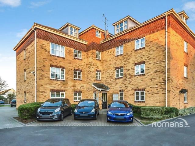 Cannon Gate, Slough, SL2 2 bed flat to rent £1,650 pcm £381 pw