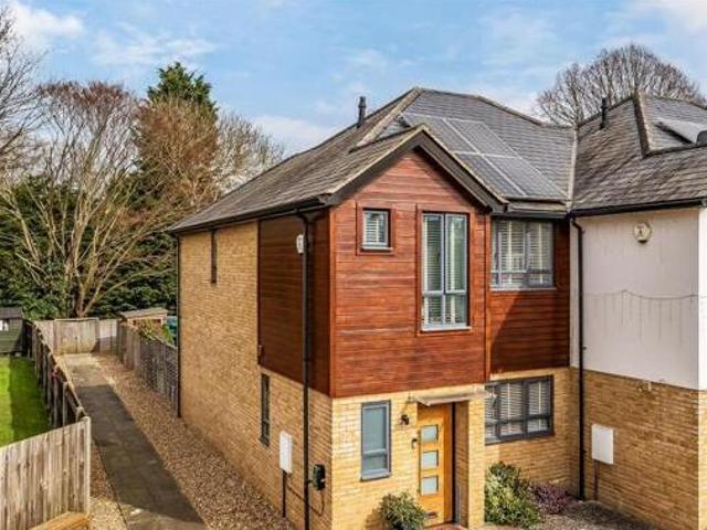 Cannon Mews, Fetcham, 3 Bedroom Semi detached