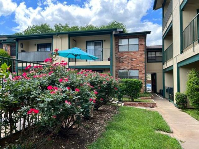 Cannon South 1 Bedroom Apartment for Rent at 117 W William Cannon Dr, Austin, TX 78745