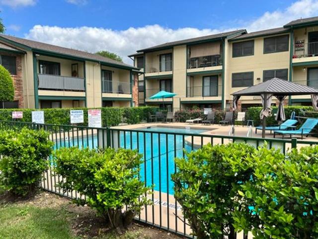 Cannon South Studio Apartment for Rent at 117 W William Cannon Dr, Austin, TX 78745