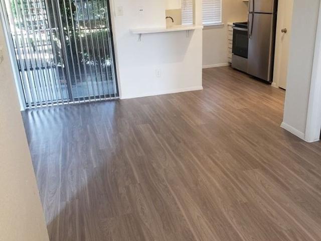 Cannon South Studio Apartment for Rent at 117 W William Cannon Dr, Austin, TX 78745