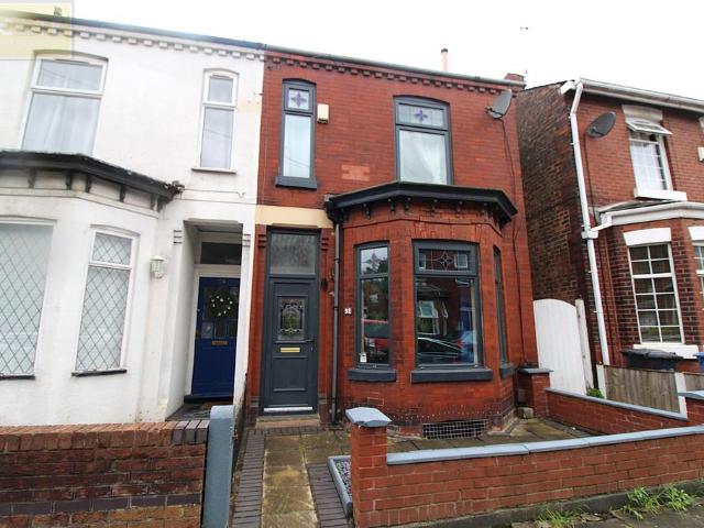 Cannon Street Eccles 4 bed semi detached house to rent £1,950 pcm £450 pw
