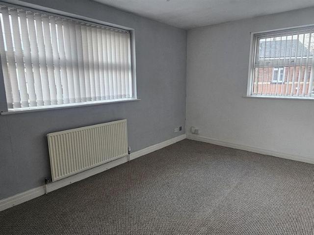 Cannon Street, Eccles, Manchester M30, 2 bed flat to rent, £850 pcm | PrimeLocation