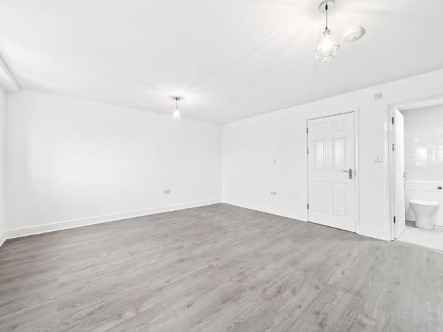 Cannon Street Road, London E1, Studio to rent, £1,600 pcm | PrimeLocation