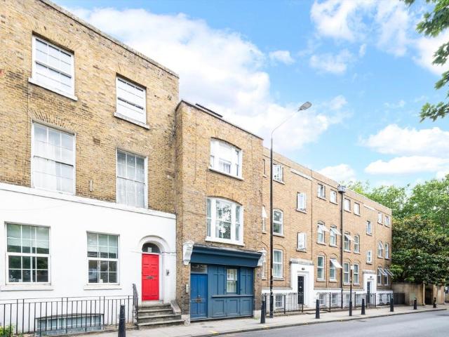Cannon Street Road, London E1 2 bed flat to rent £2,450 pcm £565 pw