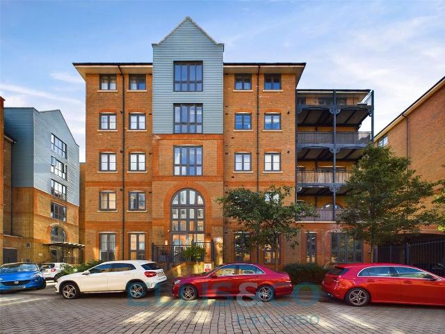 Cannons Wharf, Tonbridge, Kent TN9, 2 bed flat to rent, £1,695 pcm | PrimeLocation