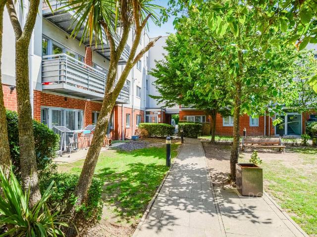 Cannock Court, 3 Hawker Place, London E17, 1 bed flat to rent, £1,550 pcm | PrimeLocation