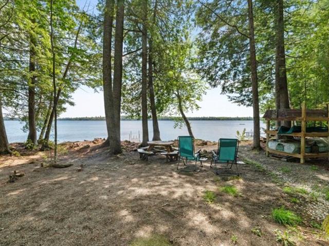 Canoe Ct, T R Nwp, Home For Sale