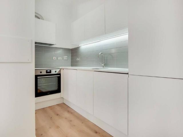 Canonbury Heights East, East. 2 bed flat to rent £3,000 pcm £692 pw