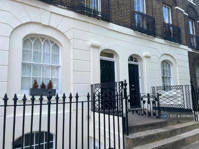 Canonbury Square, London, N1 2 bed flat to rent £3,200 pcm £738 pw