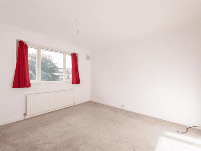 Canonbury Road, Enfield, EN1 1 bed maisonette to rent £1,650 pcm £381 pw